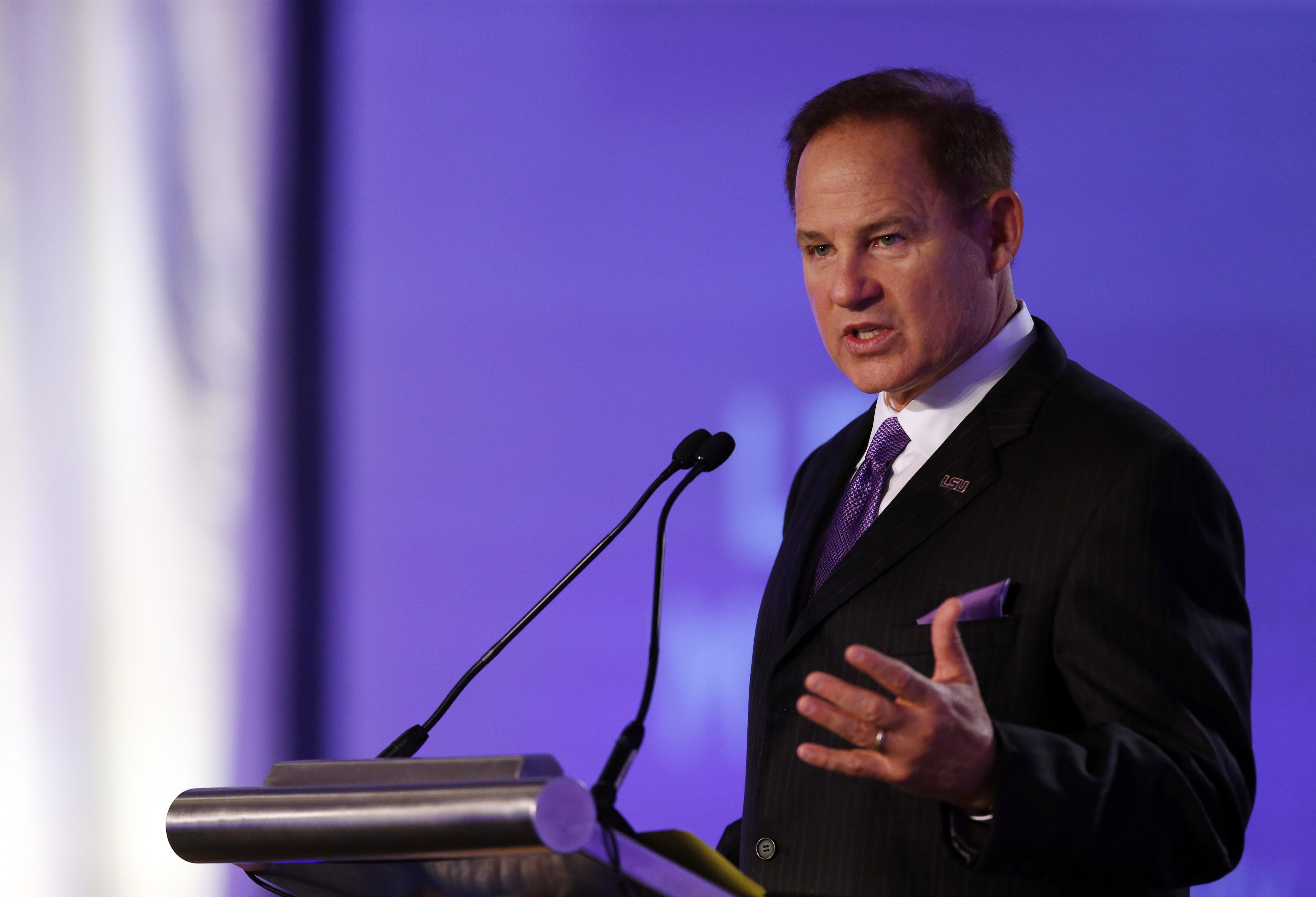 Les Miles explains why he didn't leave LSU for Michigan in 2007