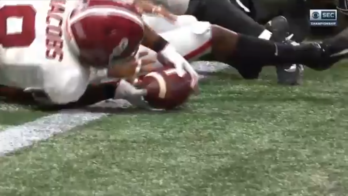 WATCH: Alabama pushes closer to Georgia thanks to recovering own fumble ...