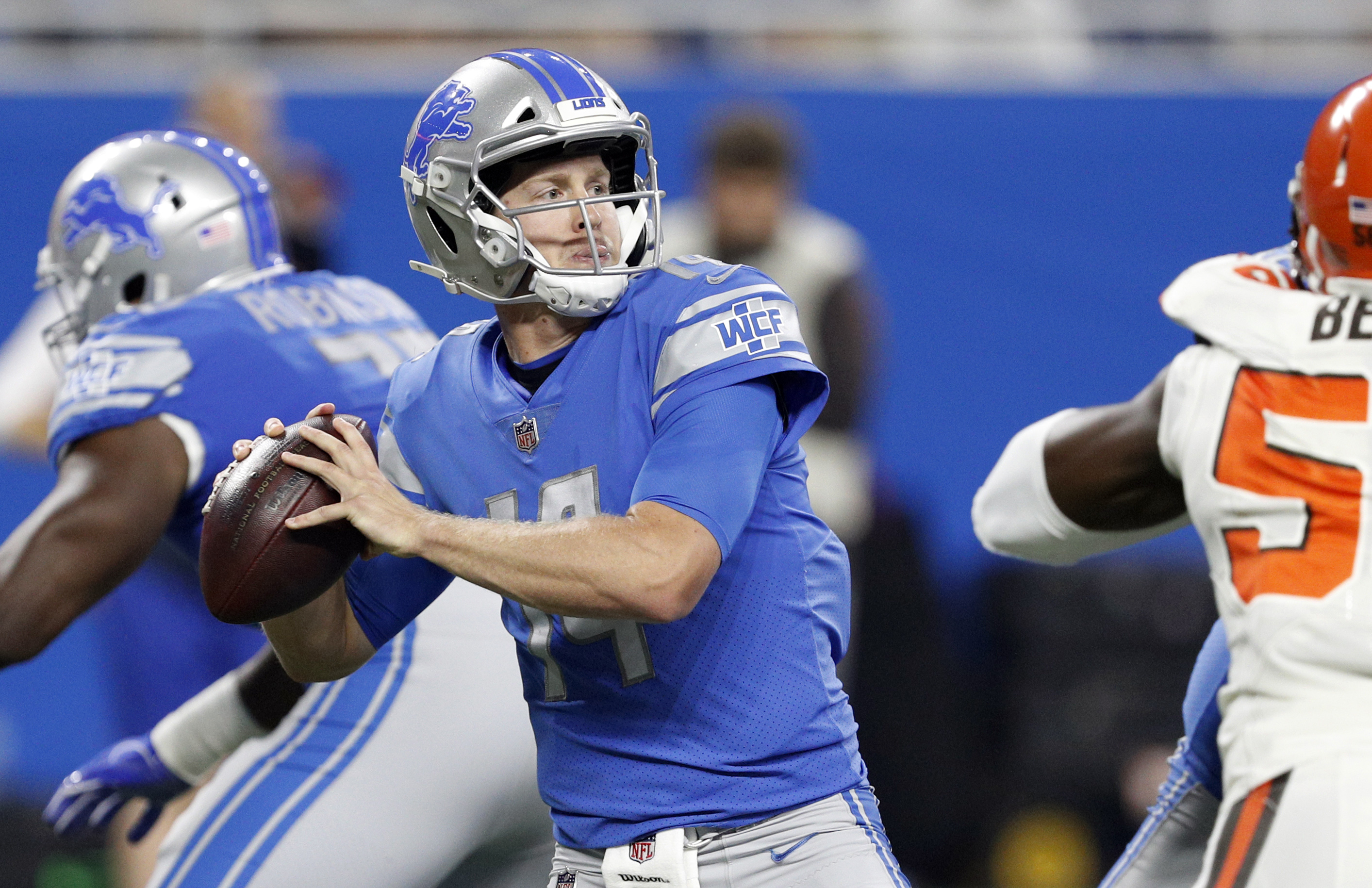 Former B1G QB signs reserve contract with Miami Dolphins