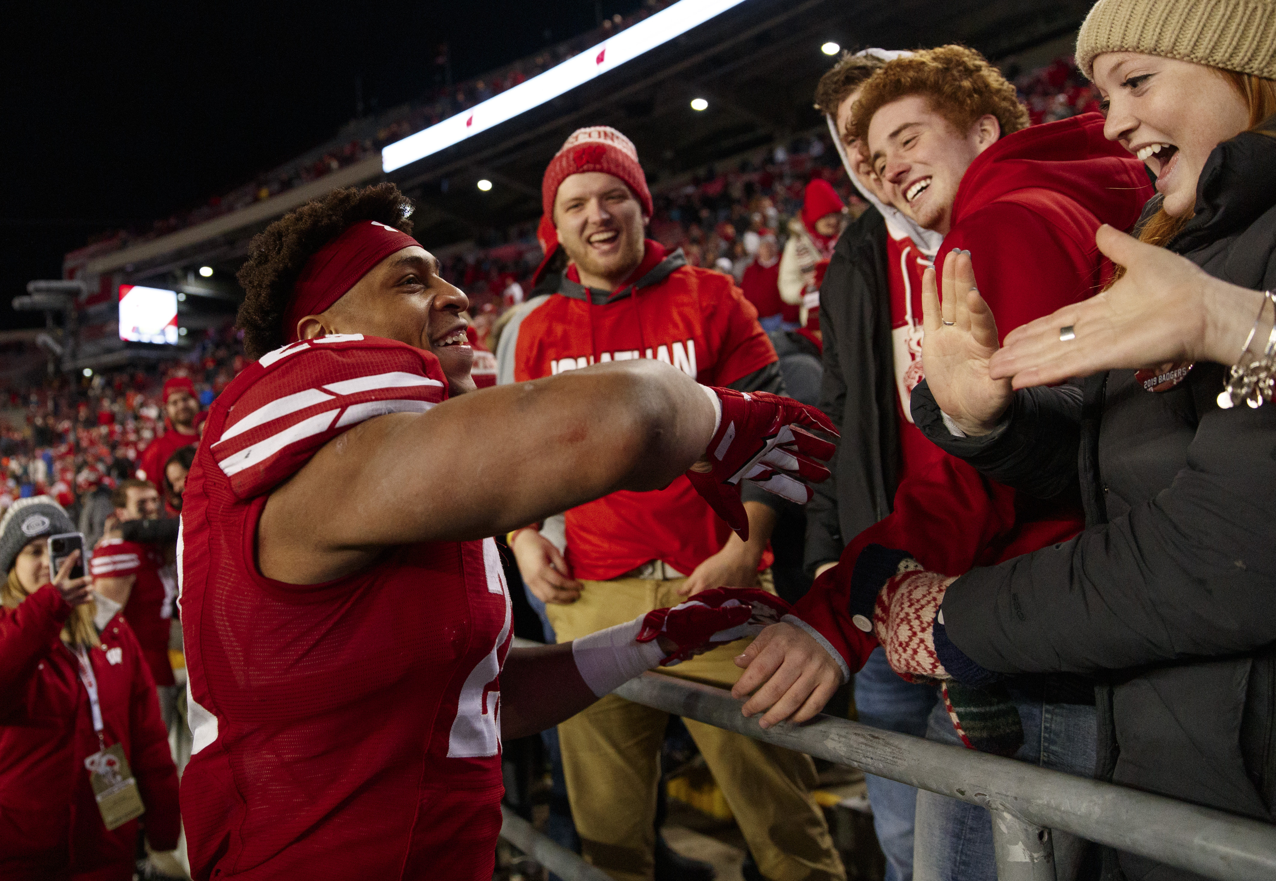 Former Badgers back Jonathan Taylor launches scholarship program