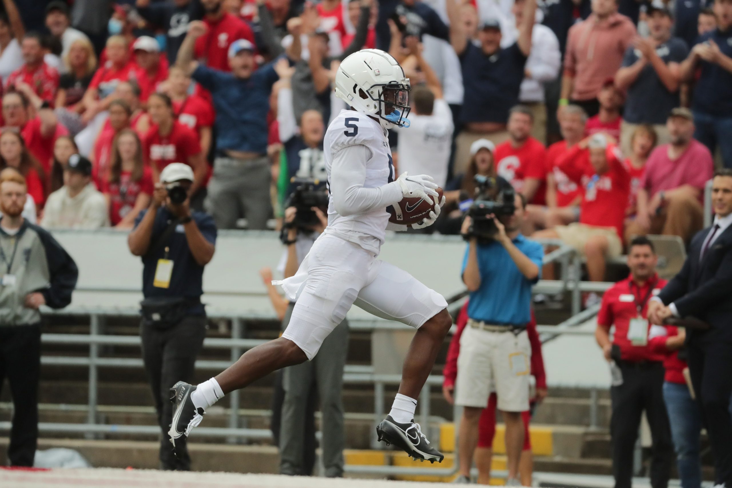 Working a tight rotation, new Penn State OC Mike Yurcich finds enough ...