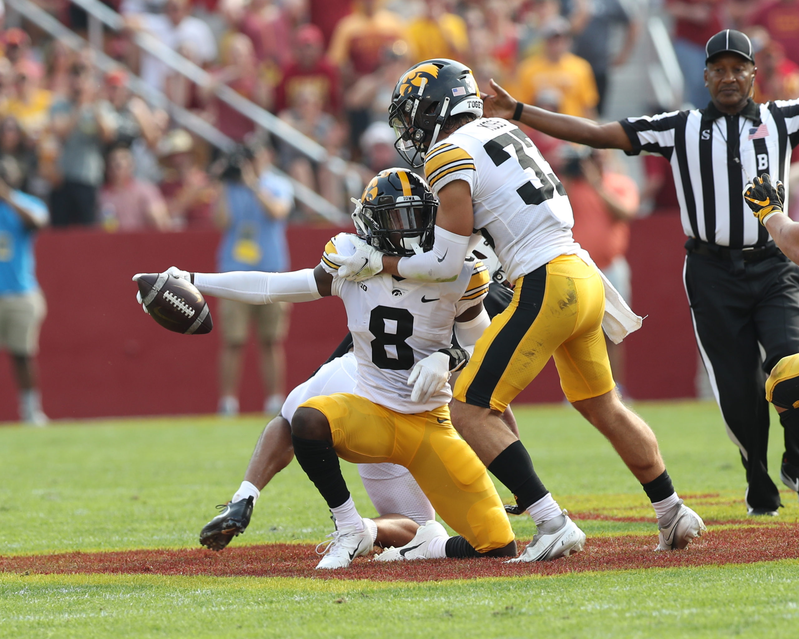 Rapid Reaction: Defense dominates as Iowa rolls Iowa State in renewal ...