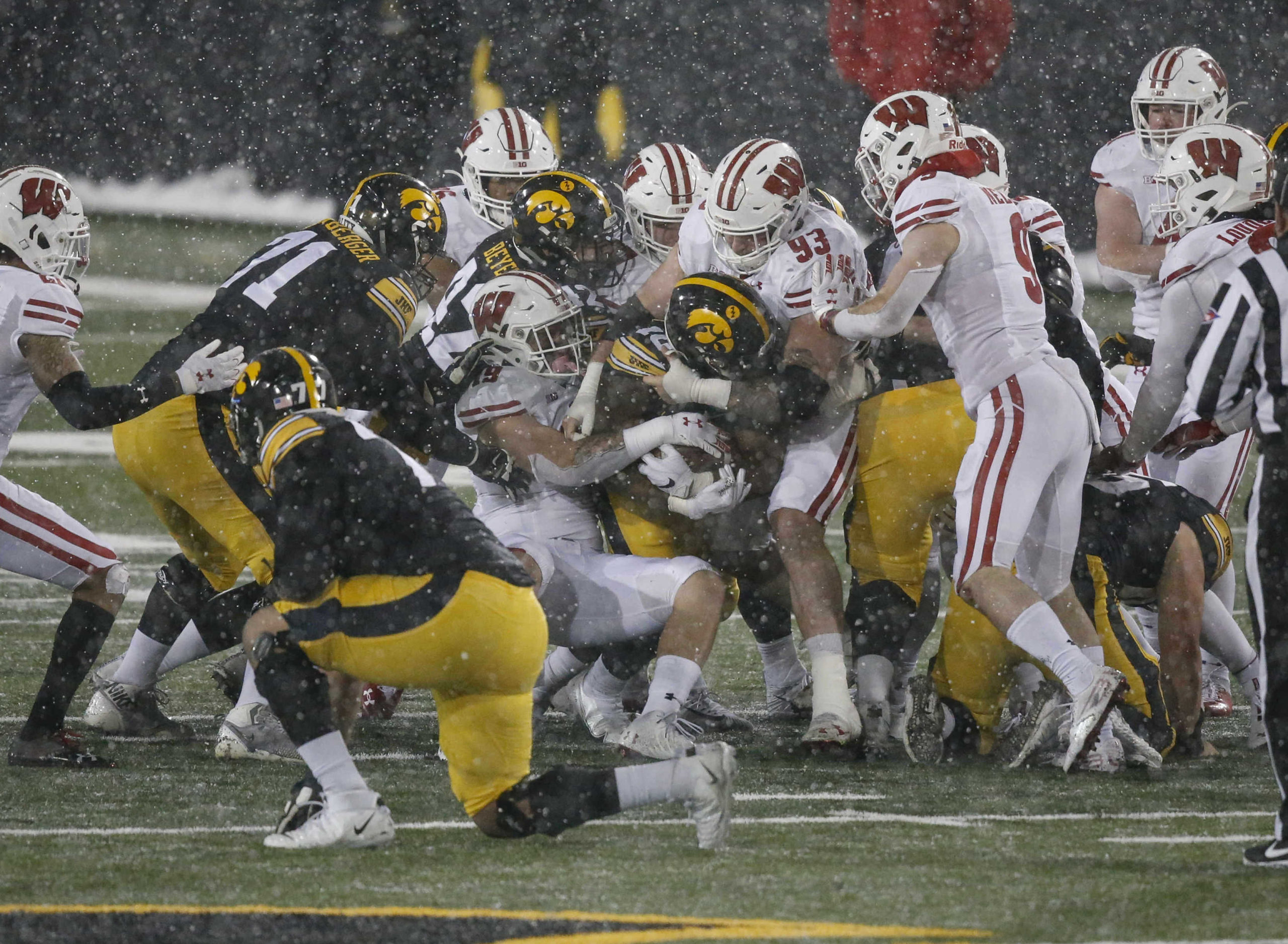 ESPN's FPI predicts winner of the Heartland Trophy in Iowa-Wisconsin ...