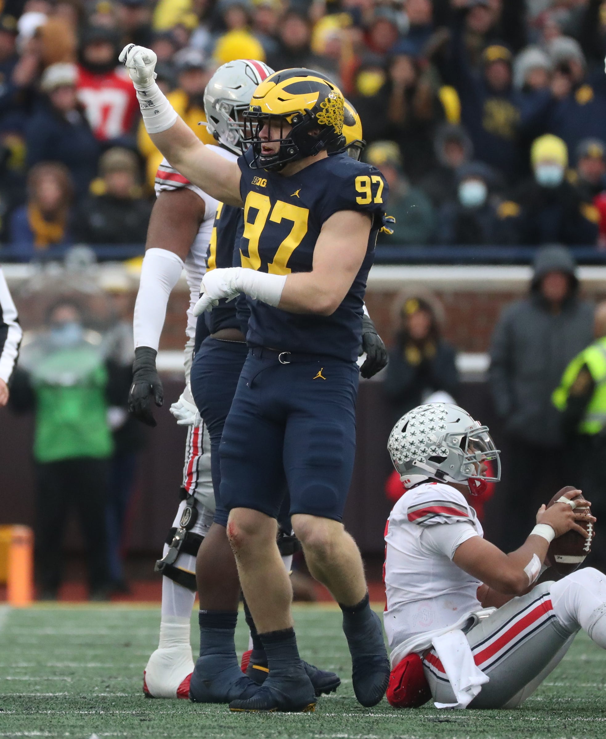 Why Iowa is the ideal foe to aid Aidan Hutchinson's Heisman campaign