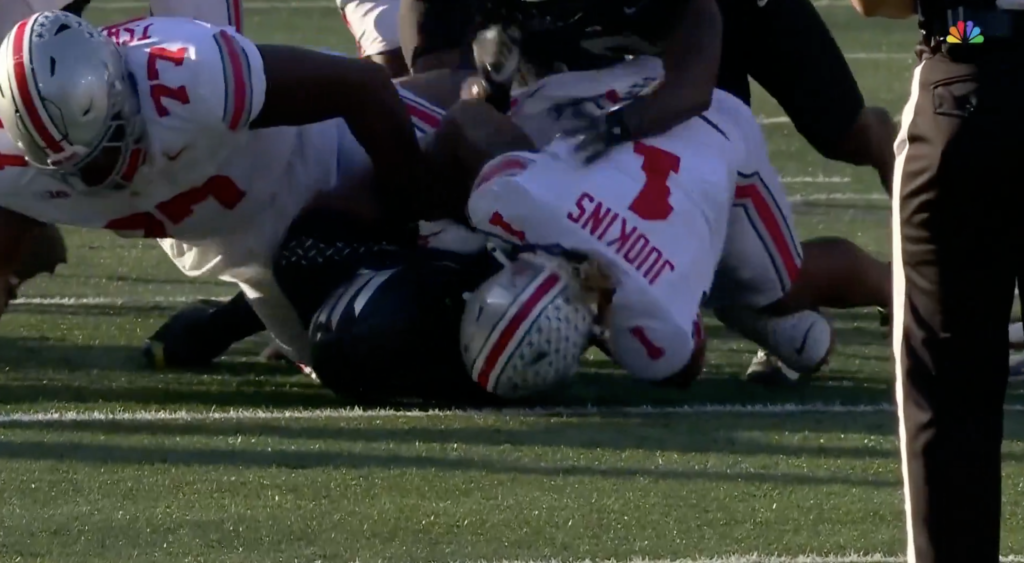 Oregon takeaway leads to Ducks touchdown as Derrick Harmon snatches ...