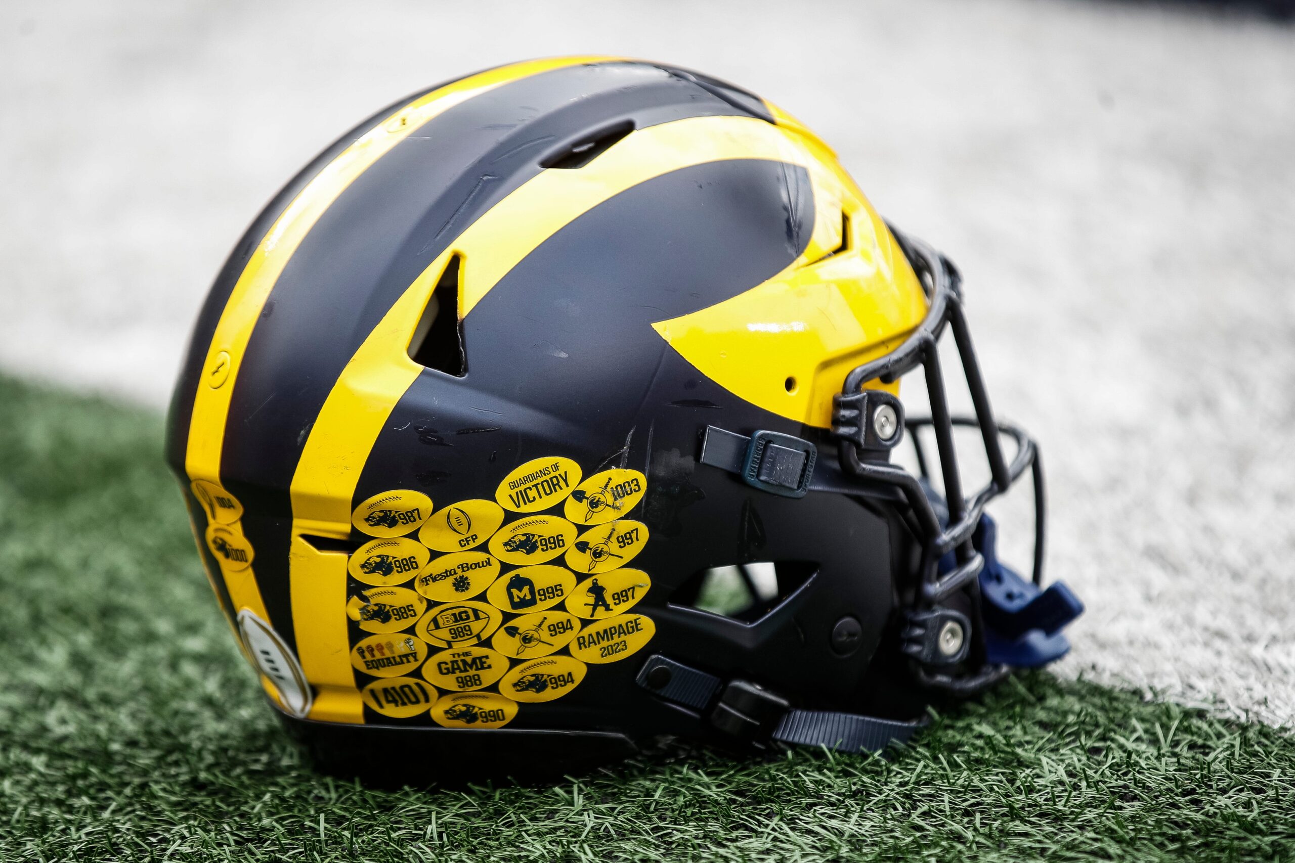 Michigan WR carted off after injury vs. Indiana