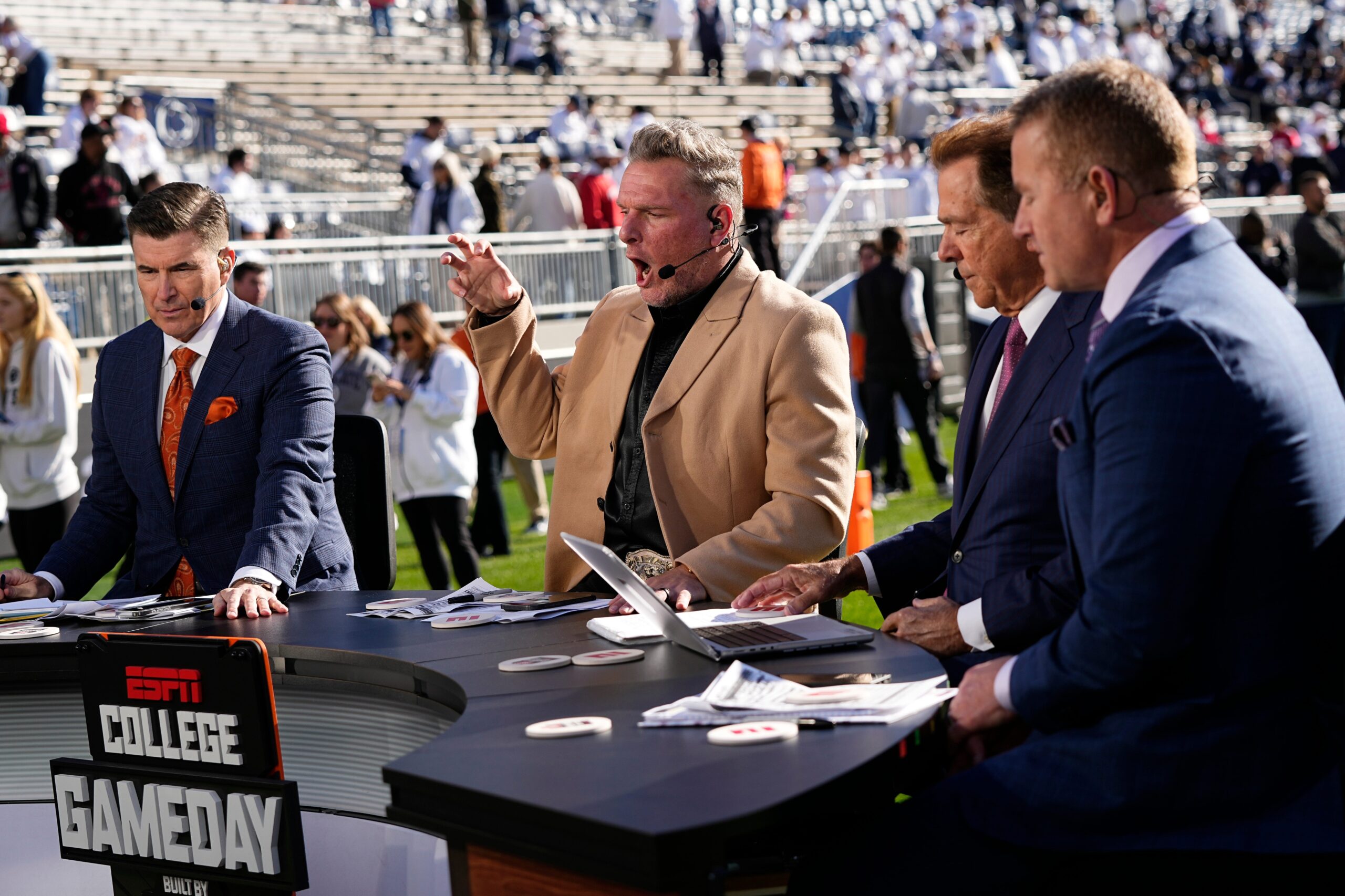 ESPN's College GameDay crew picks the winner of Indiana-Oregon CFP ...