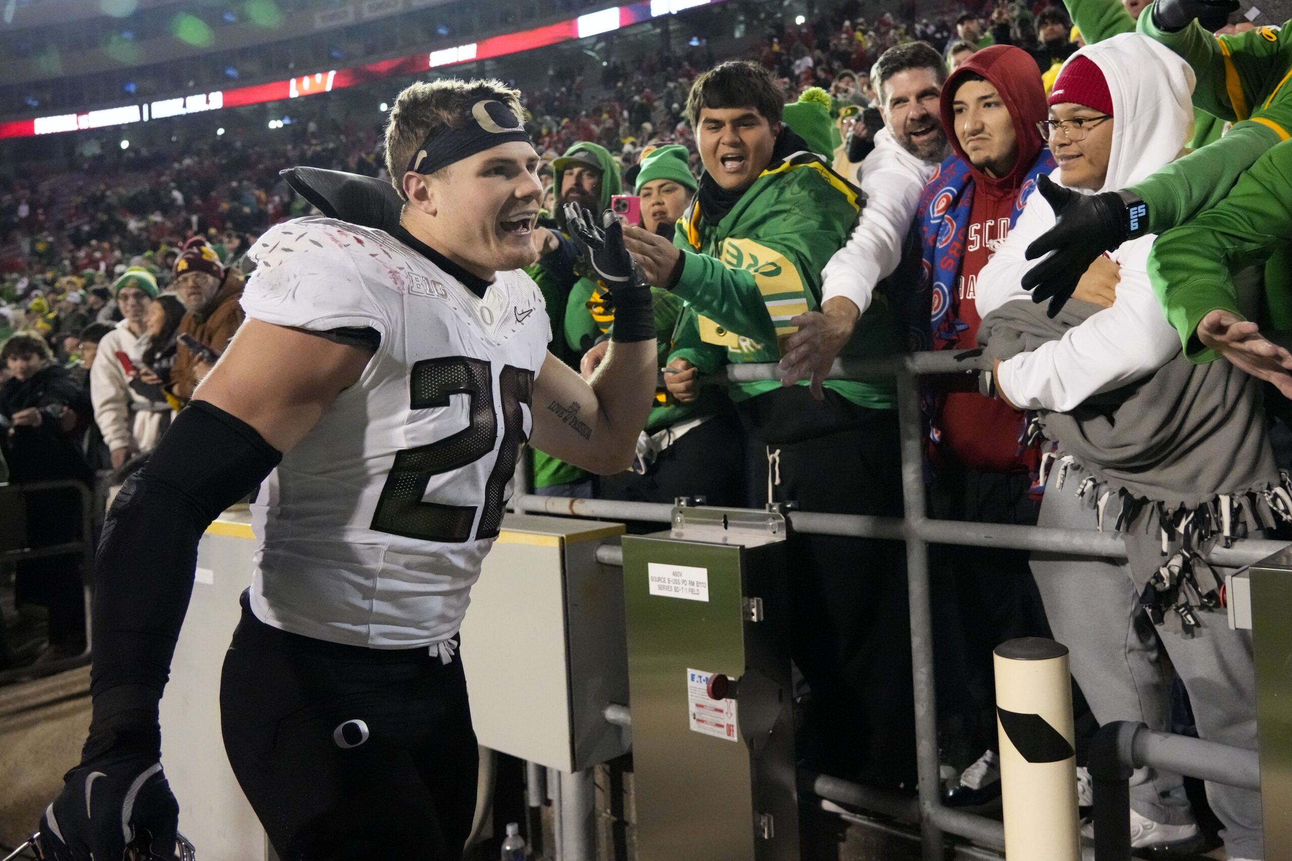 Oregon-Washington game about pure hate for Bryce Boettcher