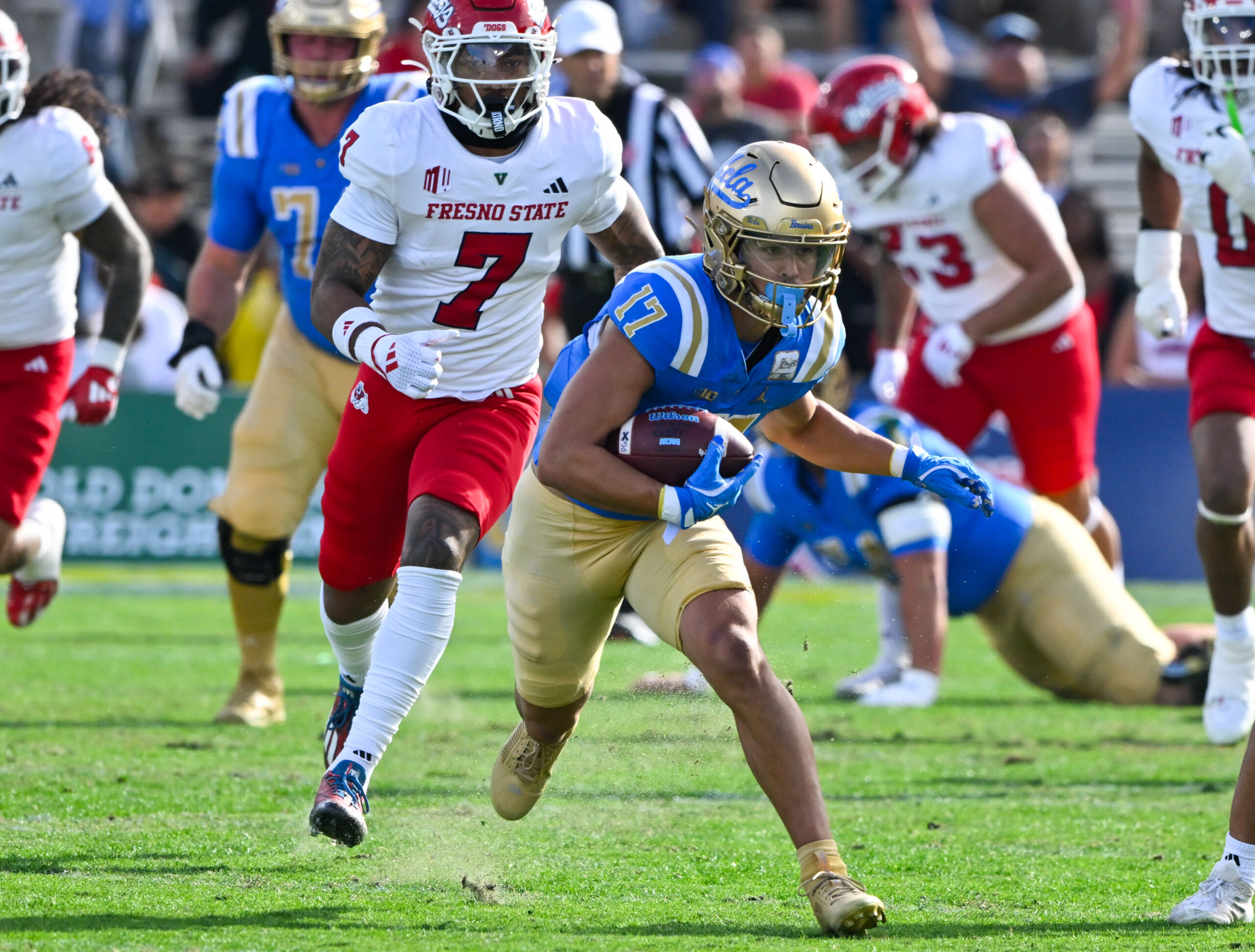 Minnesota secures commitment from former UCLA WR Logan Loya