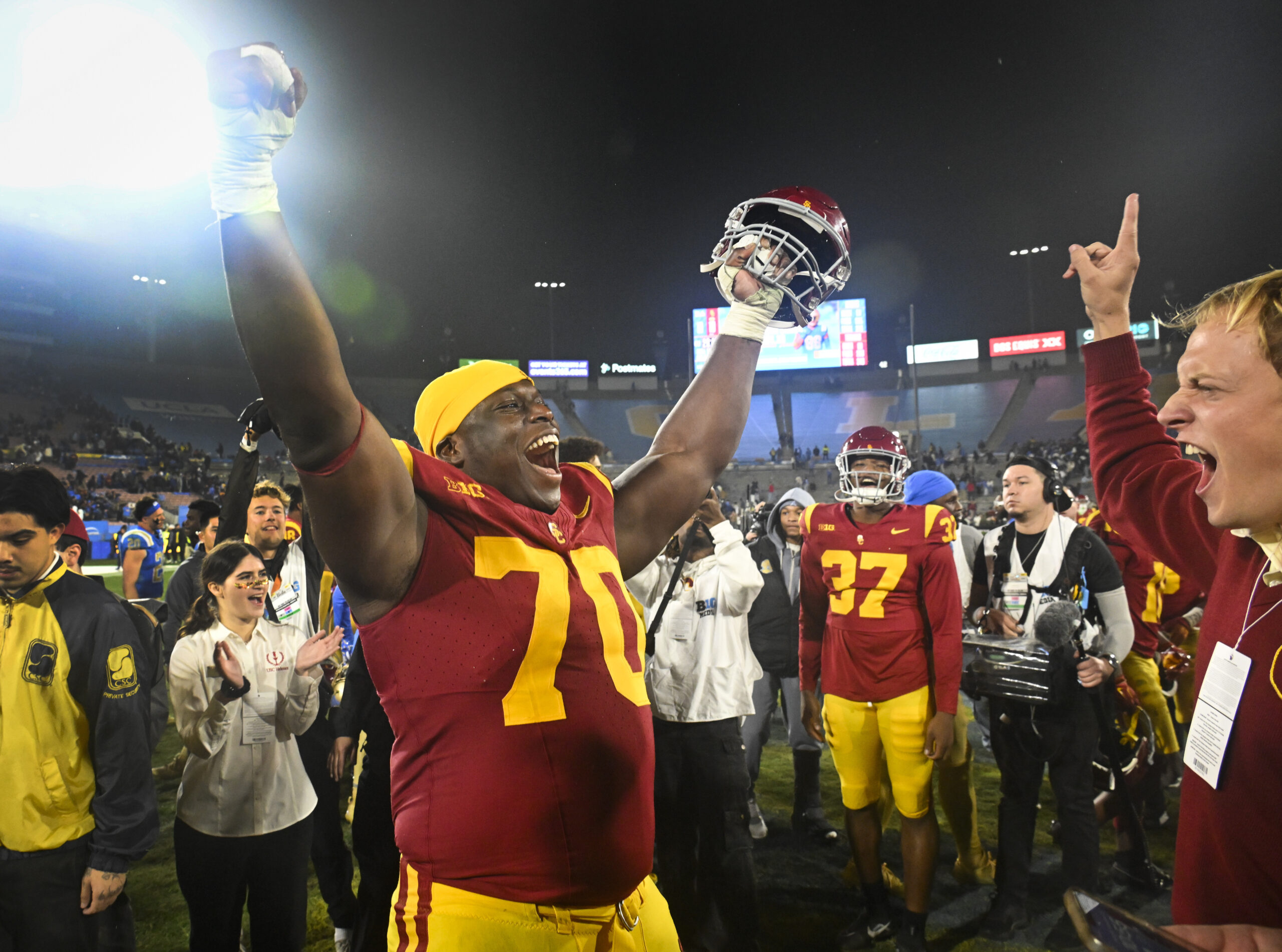 Oregon lands commitment from former USC OL Emmanuel Pregnon
