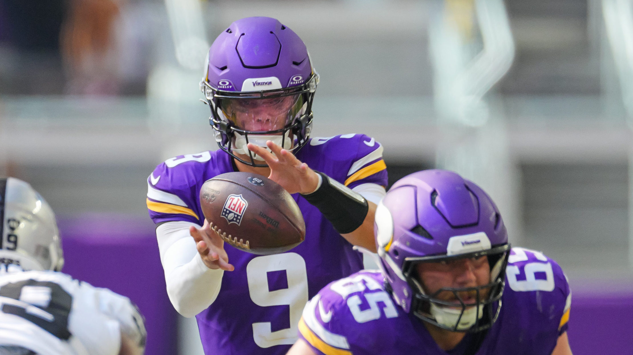 JJ McCarthy under more pressure than Caleb Williams, says ESPN analyst